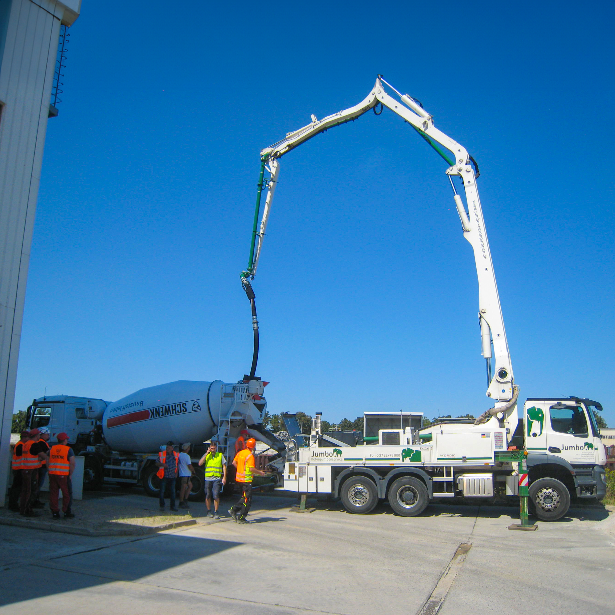 Concrete for carbon concrete components in the ready-mix concrete plant ...